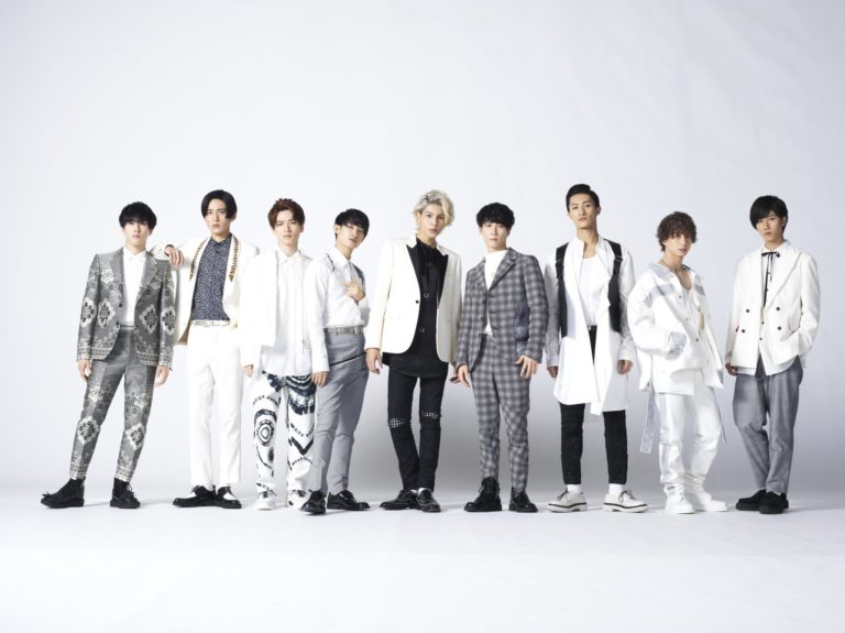 SnowManの年齢差は？年齢順と最年長・最年少メンバーは誰？｜VOX